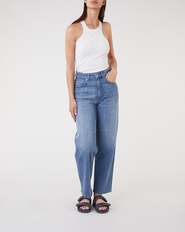 Filippa K Jeans Kay Vapor Blue Wash Denim | WAKAKUU