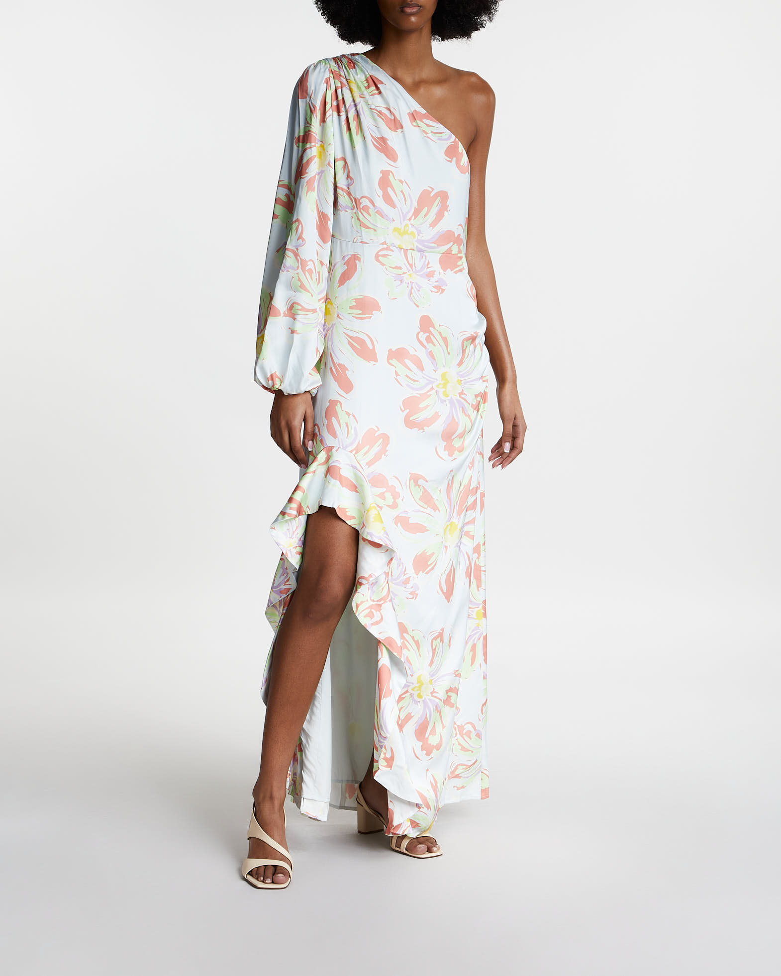By Malina Klänning Joslin One Shoulder Maxi | WAKAKUU